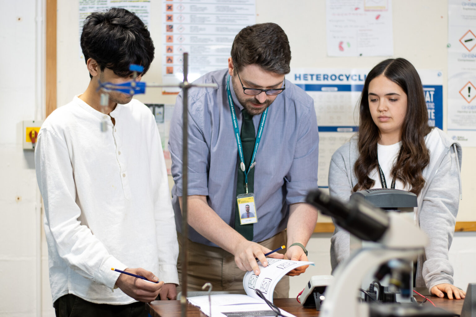 Applied Science BTEC Level 3 (Extended Certificate) - St Davids College